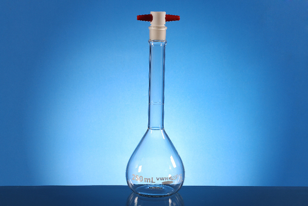 VWR® Volumetric Flask, Clear Glass, Wide Neck, Class B | Volumetric Flasks